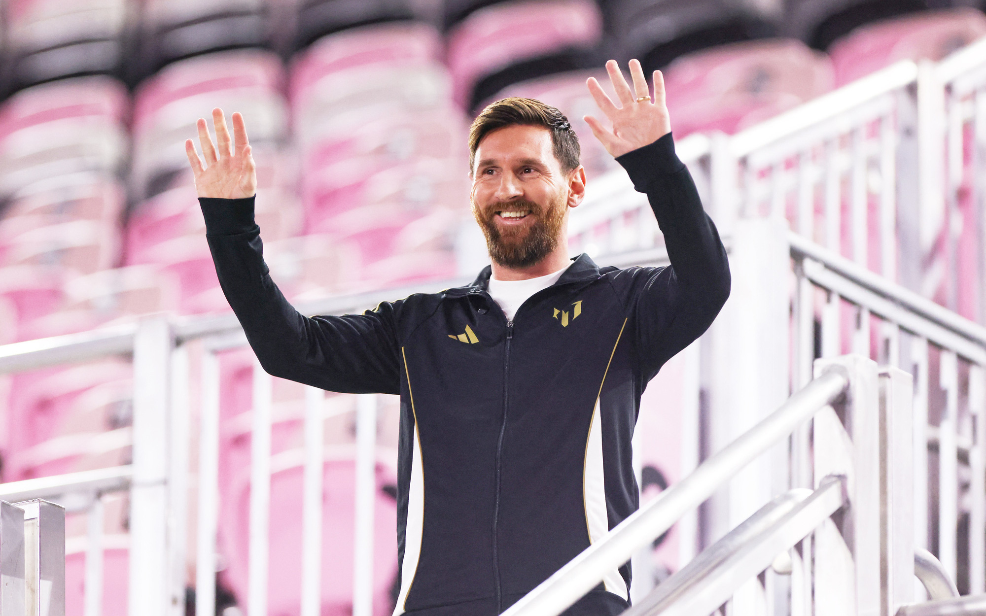 Lionel Messi gây bão mạng xã hội với màn ăn mừng ‘khác lạ’ - Tuổi Trẻ ...