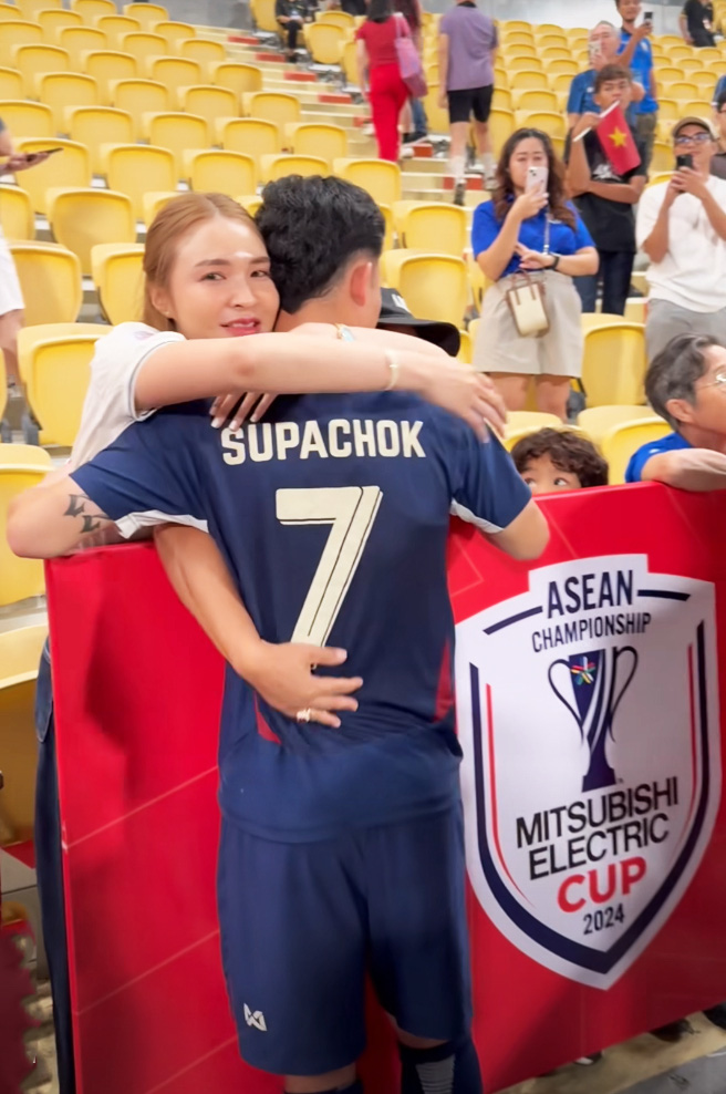 Từ bệnh viện, Nguyễn Xuân Son chỉ trích Supachok cực gắt - Tuổi Trẻ Online