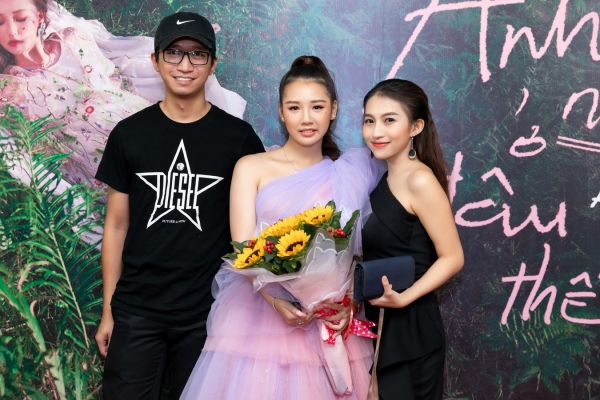 Hot girl 2k AMEE mời đạo diễn của BTS, GOT7 quay MV đầu tay