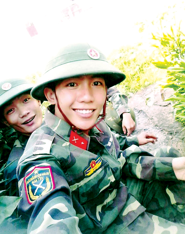 Trưởng thành trong màu áo lính