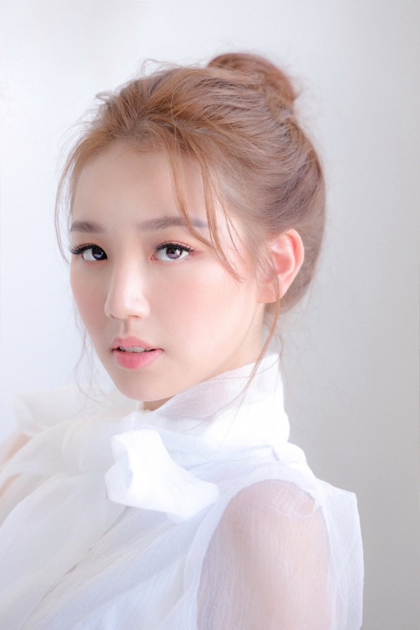 Amee phát hành MV Sao anh chưa về nhà phiên bản phòng chống dịch Covid-19