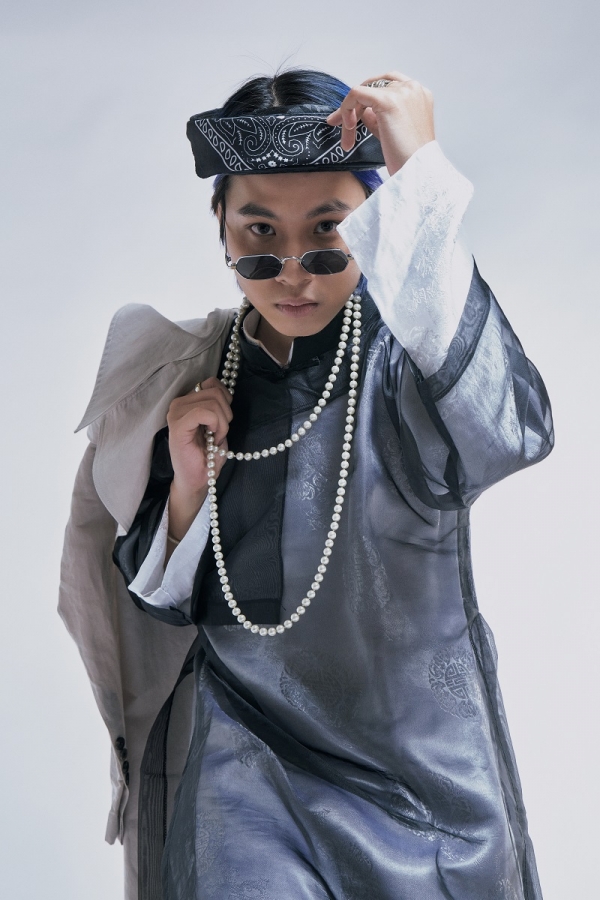Rtee khẳng định phong cách hip hop dân gian qua bộ ảnh chất lừ