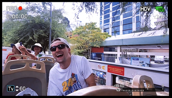 Hayd bất ngờ đăng bản 'Head in the clouds' tặng riêng fan Việt