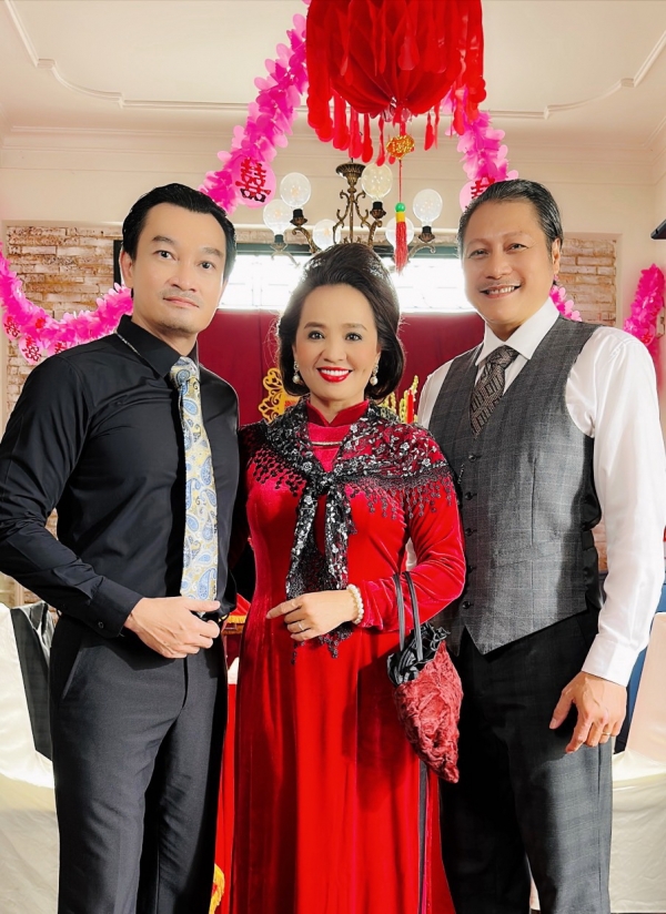 Ye Ye Nhật Hạ khóc sưng mắt trong lần thứ 2 làm con Trương Minh Quốc Thái