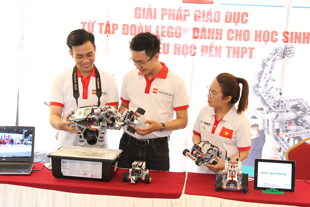 Khởi động cuộc thi Tài năng Robot Robotacon WRO 2017