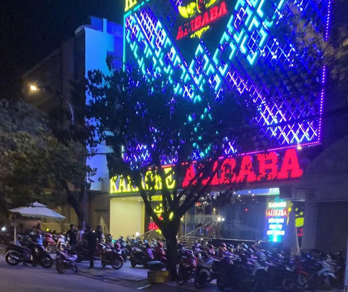 20 khách dương tính với ma túy ở karaoke Alibaba quận Bình Tân - Tuổi ...