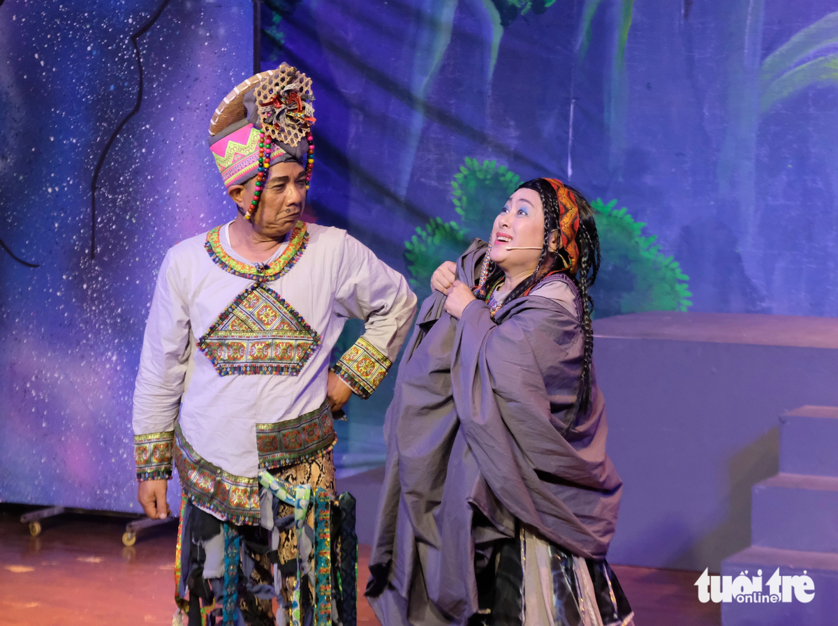 'Ông bầu' Idecaf nói về số phận của sân khấu sau khi Thành Lộc ra đi ...