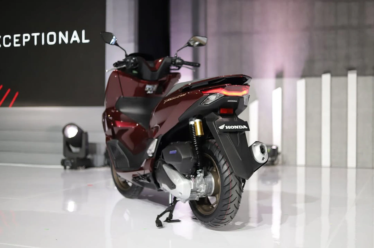 Honda PCX 160 2025 ra mắt: Diện mạo mới, thêm tính năng, động cơ cũ, chờ ngày về Việt Nam - Tuổi ...