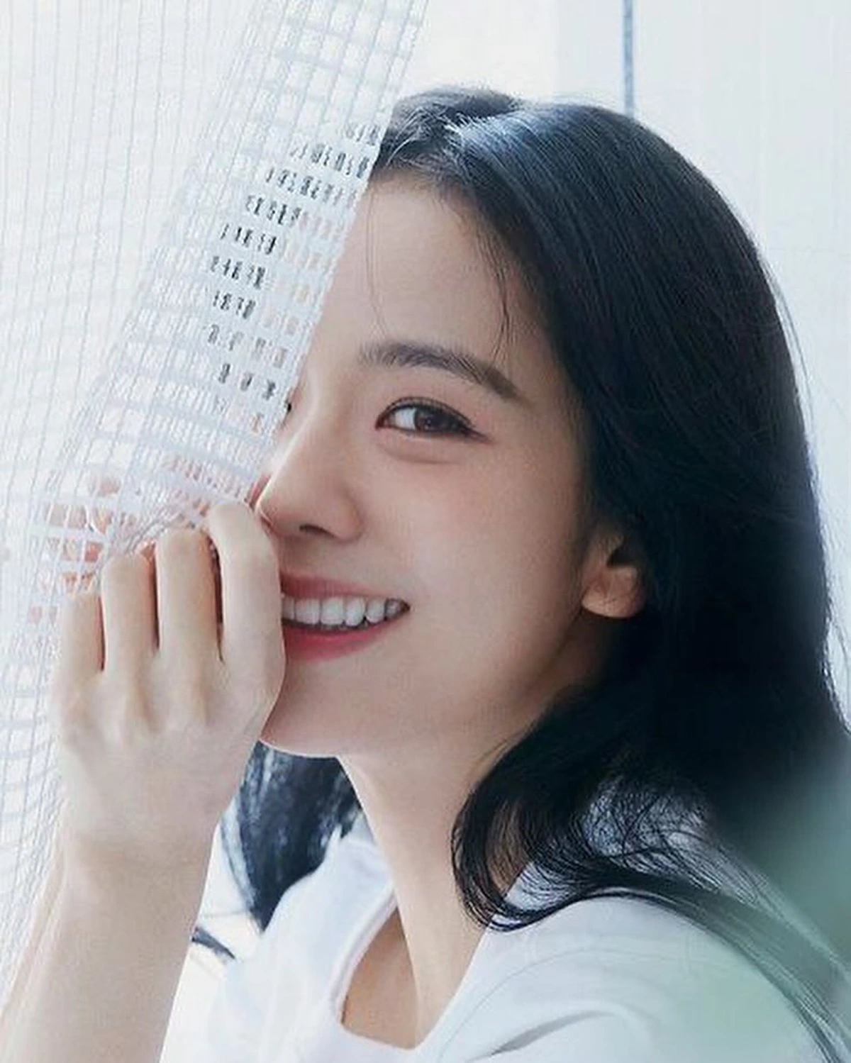 Jisoo trở thành nữ diễn viên Hàn nổi tiếng nhất Instagram - Tuổi Trẻ Online