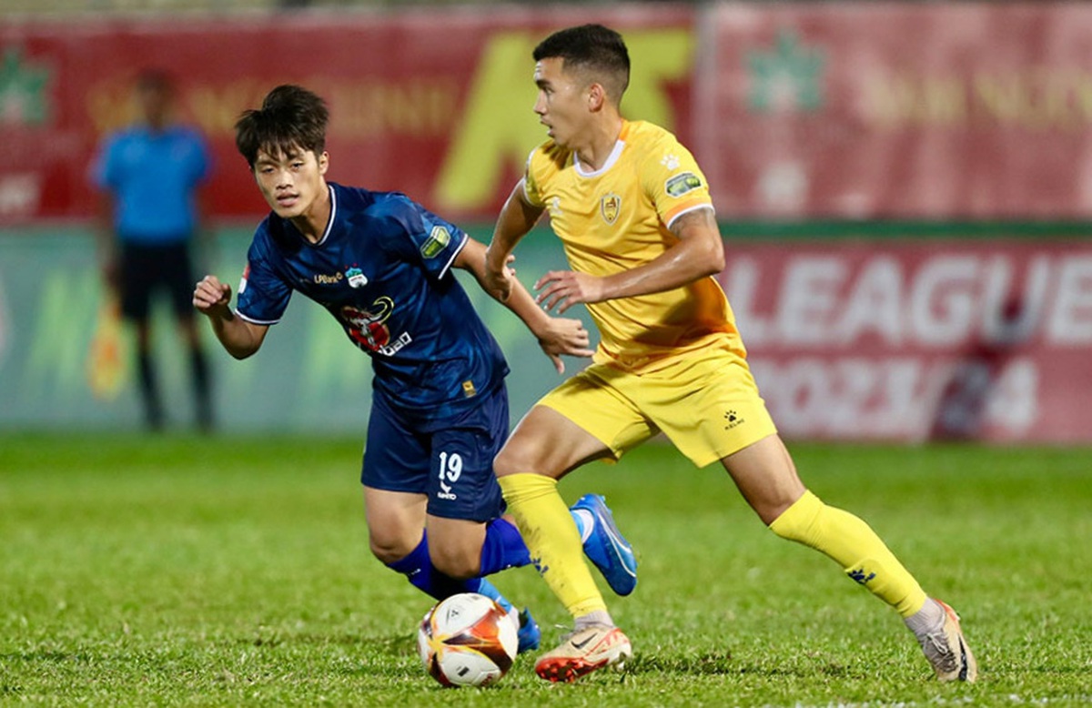 Cầu thủ Việt kiều Canada Pierre Lamothe chia tay V-League - Tuổi Trẻ Online