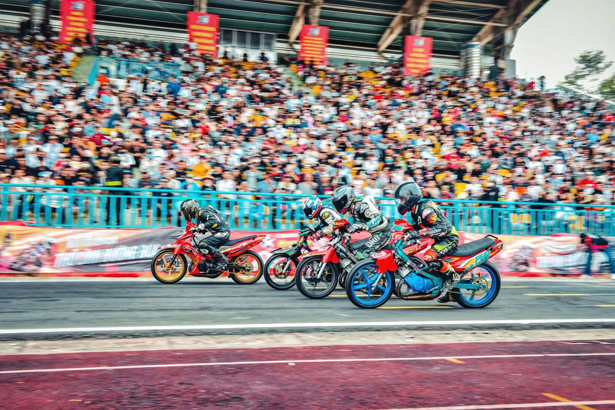 Lễ 2-9 về Cần Thơ xem đua xe chuyên nghiệp - Tuổi Trẻ Online
