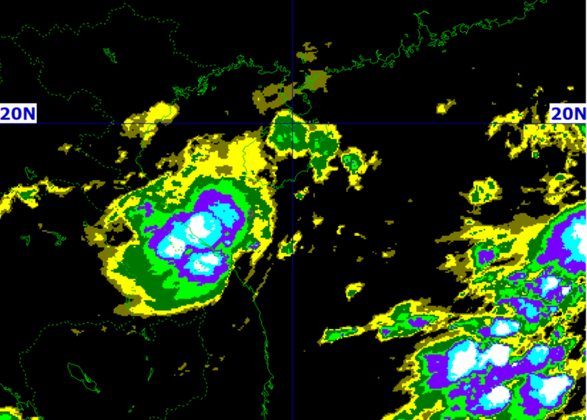 Bão số 4 cách Đà Nẵng 160km, cảnh báo 4 tỉnh, thành có mưa rất lớn - Tuổi Trẻ Online