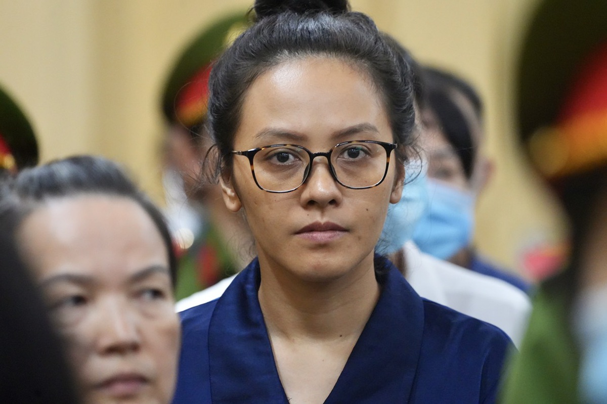 Cháu gái bà Trương Mỹ Lan - Trương Huệ Vân xin lỗi người bị hại - Tuổi ...