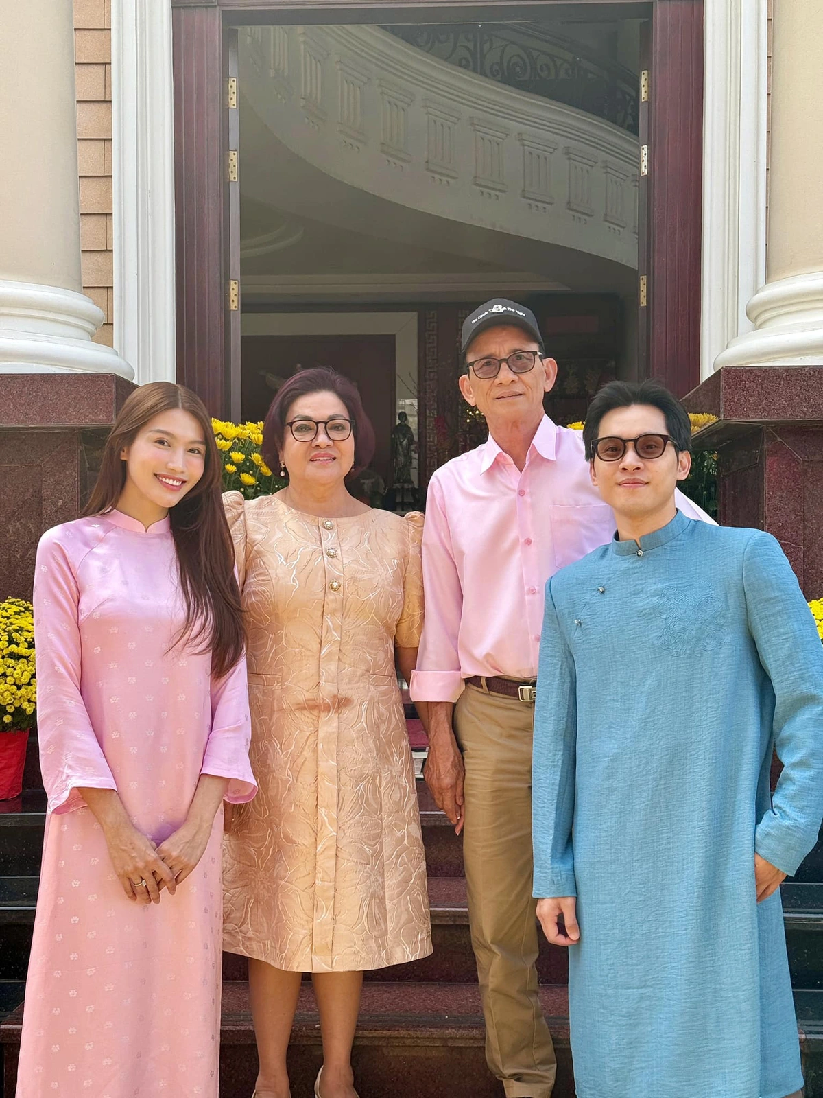 Chế Nguyễn Quỳnh Châu bất ngờ 'xả ảnh' khoe bạn trai yêu 4 năm - Tuổi ...