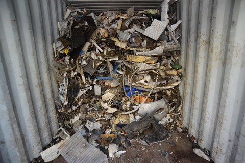 Kinh hoàng 20 container rác điện tử ở cảng Sài Gòn - Tuổi Trẻ Online