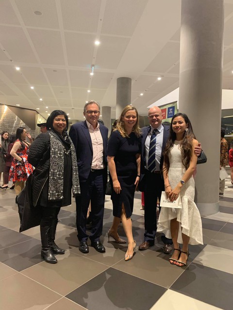 'Lọ lem nhặt rác' ở Campuchia tốt nghiệp thủ khoa ở Úc - Tuổi Trẻ Online