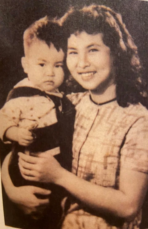 Xuân Quỳnh và nỗi khát yêu cháy bỏng: Trong đáy mắt trời xanh là vĩnh viễn - Tuổi Trẻ Online