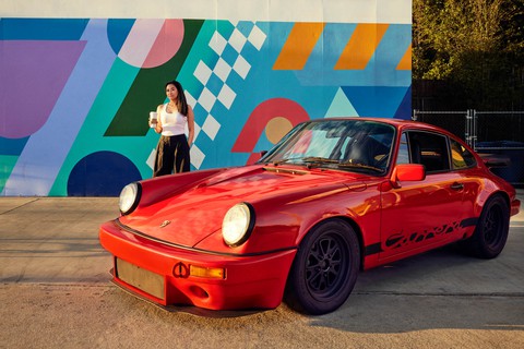 Cô gái giữ xe trở thành diễn viên đóng thế nổi tiếng làng phim ô tô ...