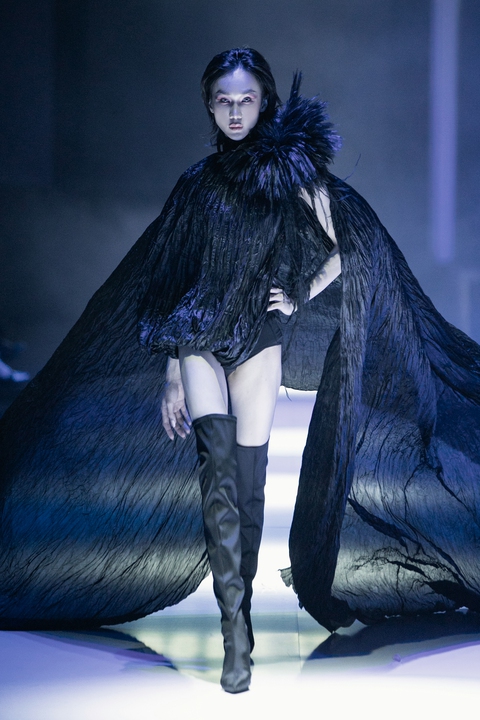 ‘Nhà thiết kế của các ngôi sao nổi tiếng TVB’ Frederick Lee trình làng ...