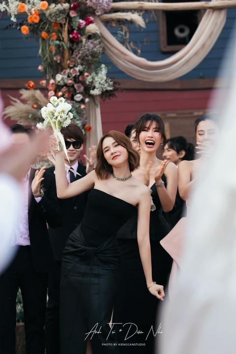 Vừa bắt hoa cưới của Diệu Nhi, Sam đã được cầu hôn thành công - Tuổi ...