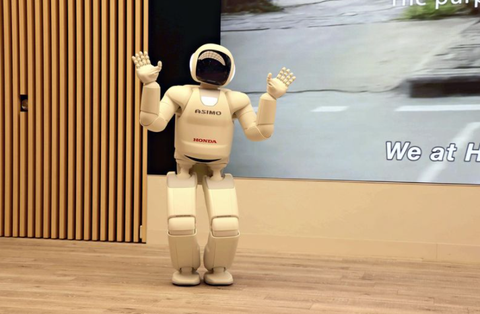Robot Asimo 'nghỉ hưu' sau 20 năm - Tuổi Trẻ Online