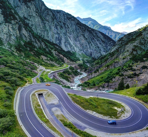 Tài xế xe buýt ‘cự phách’ nhất thế giới, trở thành biểu tượng đất nước ...