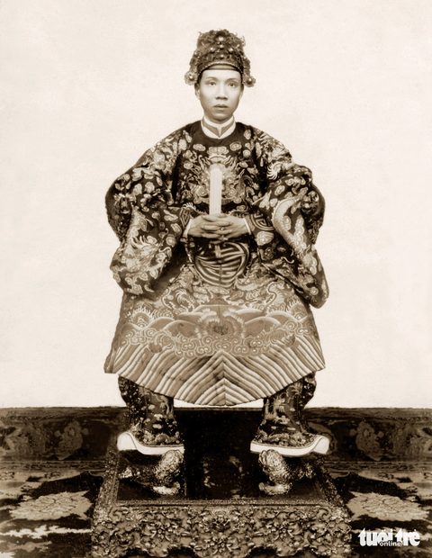 Áo vua Bảo Đại sắp đấu giá ở Pháp có thể là áo của vua Khải Định - Tuổi ...