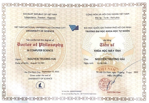 Dùng bằng tiến sĩ giả làm trưởng, phó khoa nhiều trường đại học, cao ...