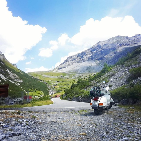 Một mình phượt từ Ý sang Đông Nam Á bằng xe máy Vespa cổ: Chuyến đi ...