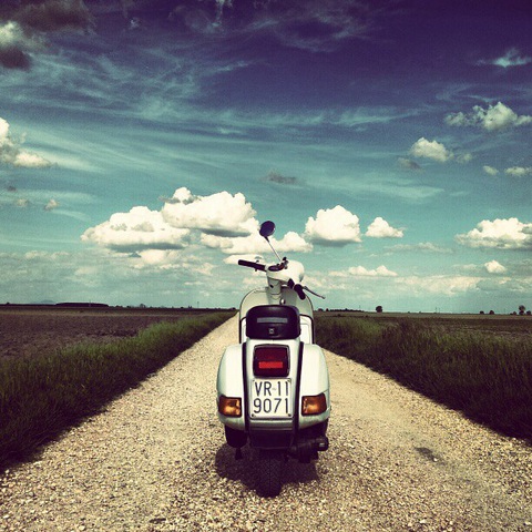 Một mình phượt từ Ý sang Đông Nam Á bằng xe máy Vespa cổ: Chuyến đi ...