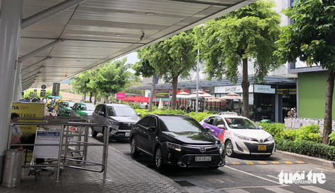 TCP xác nhận chưa thay đổi phương án thu phí xe taxi vào sân bay Tân ...