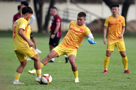 U22 Việt Nam làm quen nắng nóng tại Campuchia - Tuổi Trẻ Online