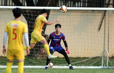 U22 Việt Nam làm quen nắng nóng tại Campuchia - Tuổi Trẻ Online