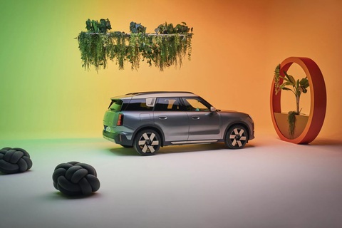 MINI Countryman thế hệ mới lớn hơn, vuông vắn - Tuổi Trẻ Online