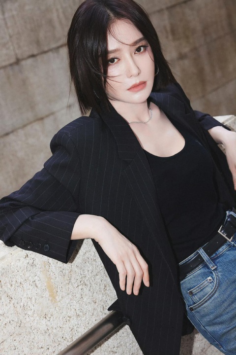 Tần Lam bái bai thiếu gia kém tuổi, qua lại với người đàn ông mới ...