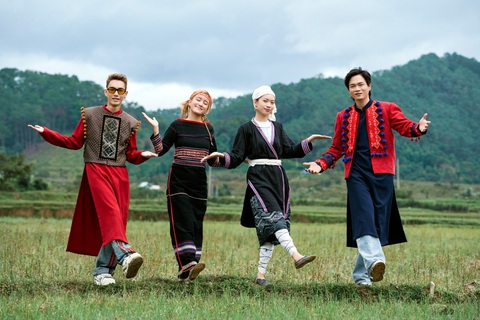 Masew rủ ‘trai bản chất’ Double2T cùng ‘Xập xình xập xình’ - Tuổi Trẻ ...