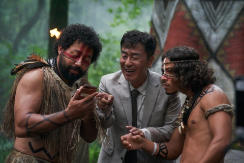 Phim ‘Cười xuyên biên giới’ ấn định ngày chiếu tại Việt Nam - Tuổi Trẻ ...