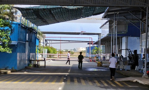 Cháy nhà xưởng thiệt hại khoảng 100 tỉ đồng, hàng ngàn công nhân tạm ...