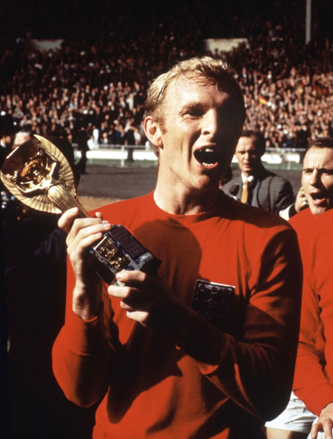 Áo đấu 30 tỉ đồng của Bobby Moore lộ diện sau 30 năm mất tích - Tuổi ...