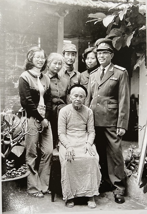 Những lát cắt đời thường cảm động của các vị tướng - Tuổi Trẻ Online