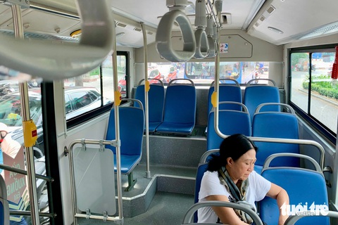 Không đi metro vẫn được vi vu miễn phí 17 tuyến buýt điện - Tuổi Trẻ Online