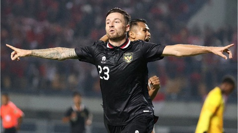 Cầu thủ nhập tịch Indonesia thường xuyên bị người hâm mộ 'khủng bố ...