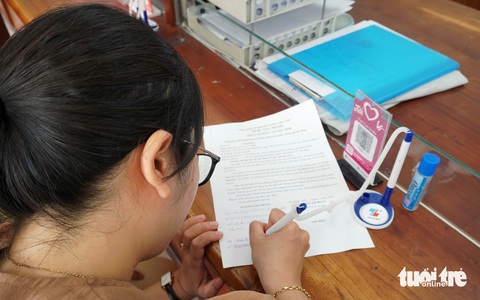 Ngày vui nhất đời của người mẹ Xtiêng đơn thân và 4 con thơ - Tuổi Trẻ ...