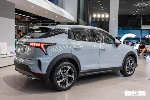 Lynk & Co 06 ra mắt Việt Nam: Giá 729 triệu đồng, nhiều trang bị duy ...