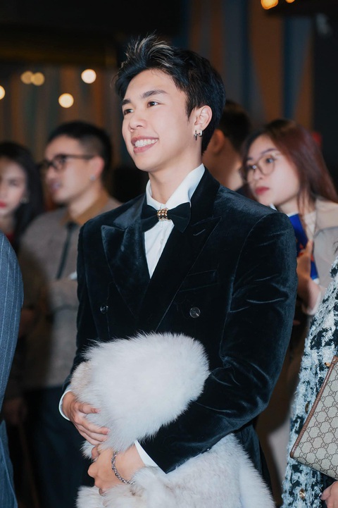 Chân dung con trai Vân Dung đang gây sốt trong phim giờ vàng VTV3 - Tuổi Trẻ Online