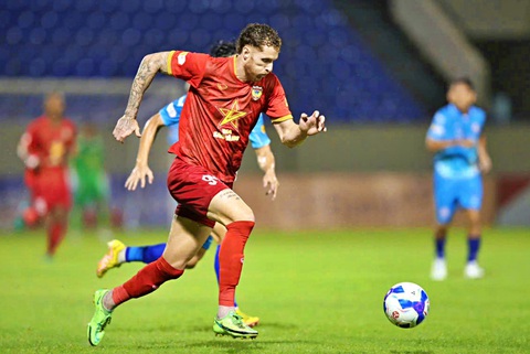 Cầu thủ đầu tiên ghi hat-trick ở V-League 2024-2025 - Tuổi Trẻ Online