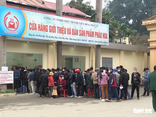 Pháo hoa 'chính hãng' Bộ Quốc phòng 'cháy hàng - VozForums