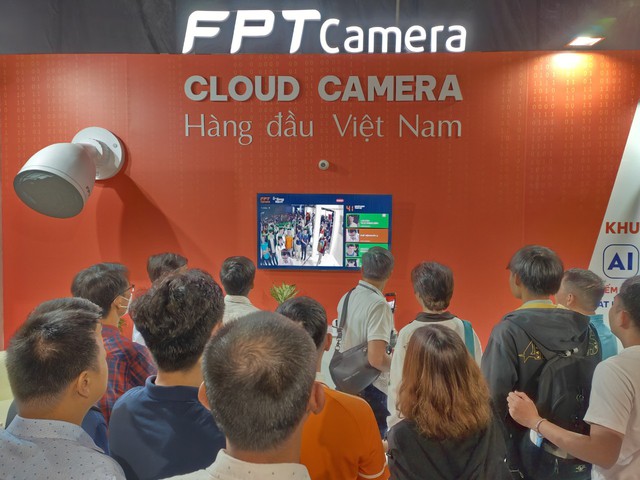 Tại FPT Techday 2022, robot do người Việt chế tạo cõng được cả tấn | VOZ