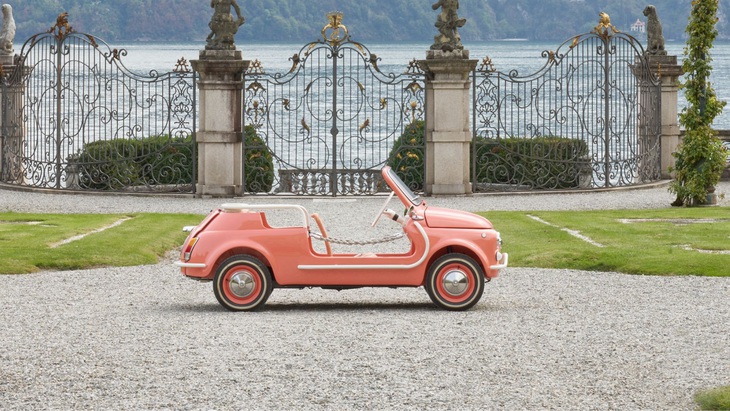 Ô tô điện mini độc lạ: Màu hồng dễ thương, mui trần, không cửa - Tuổi ...