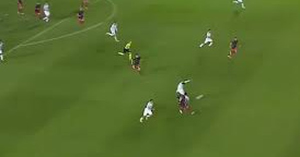 Bàn thắng cự ly 70m được FIFA 'khen nức nở' - Tuổi Trẻ Online